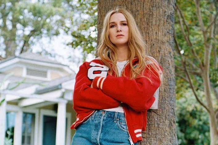 Booking Folly Rae Agent Info & Pricing for Private & Corporate Events