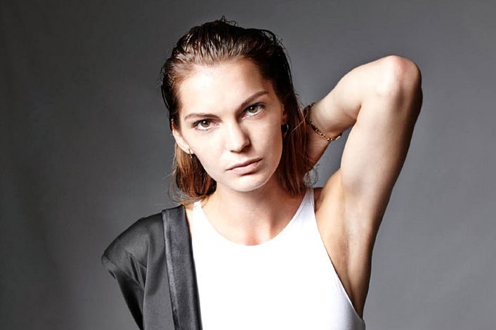 Rosie Lowe | Booking agent | BnMusic